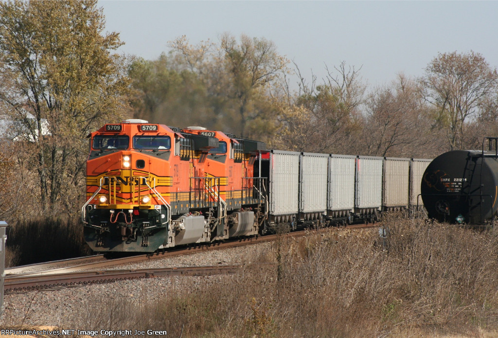 BNSF 5709